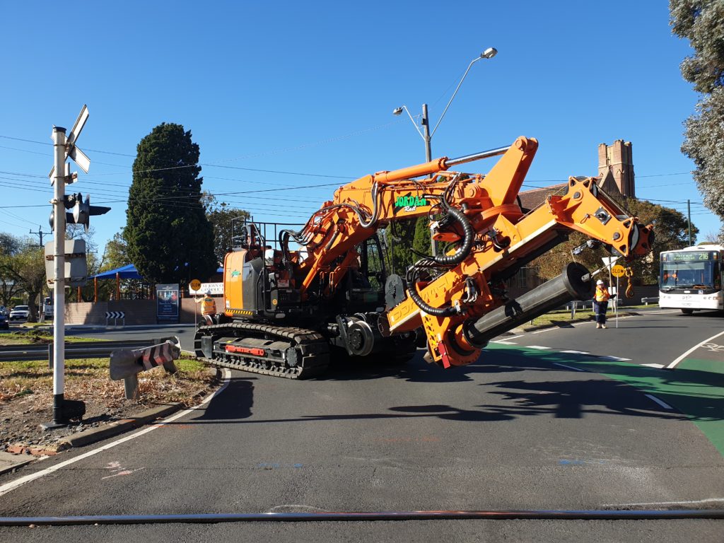 New Hi-Rail Piling Rig - Jordan Rail