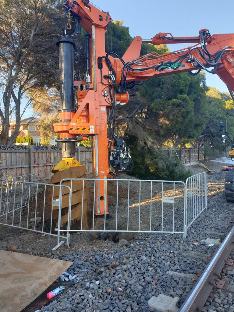 New Hi-Rail Piling Rig - Jordan Rail
