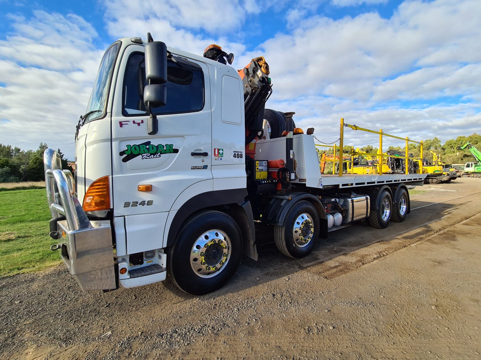 HINO 700, 8x4 Tilt Tray & Crane Truck - Jordan Rail