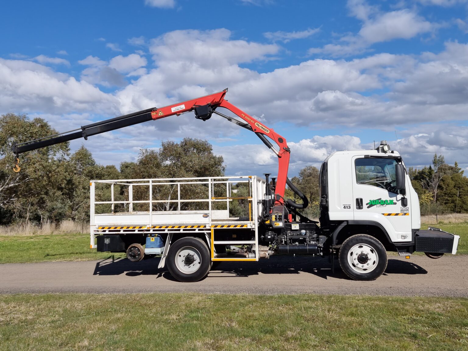 Hi-Rail Flatbed Crane Trucks - Jordan Rail