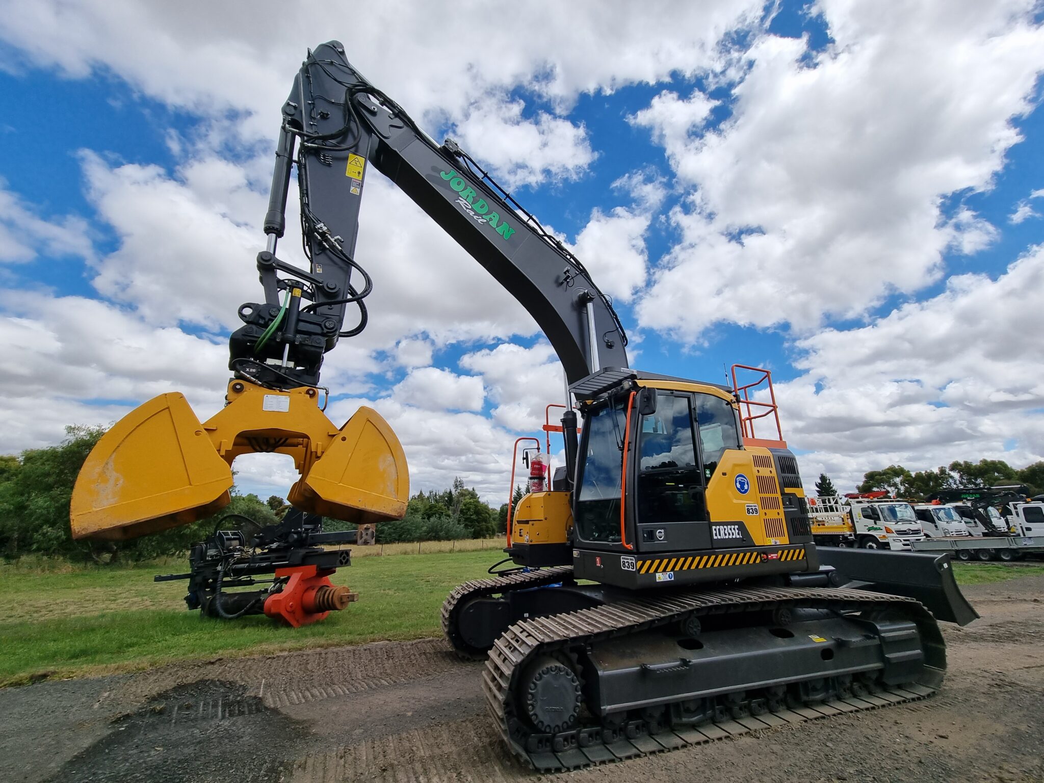 New Volvo ECR355E Zero Slew 35T Excavator - Jordan Rail