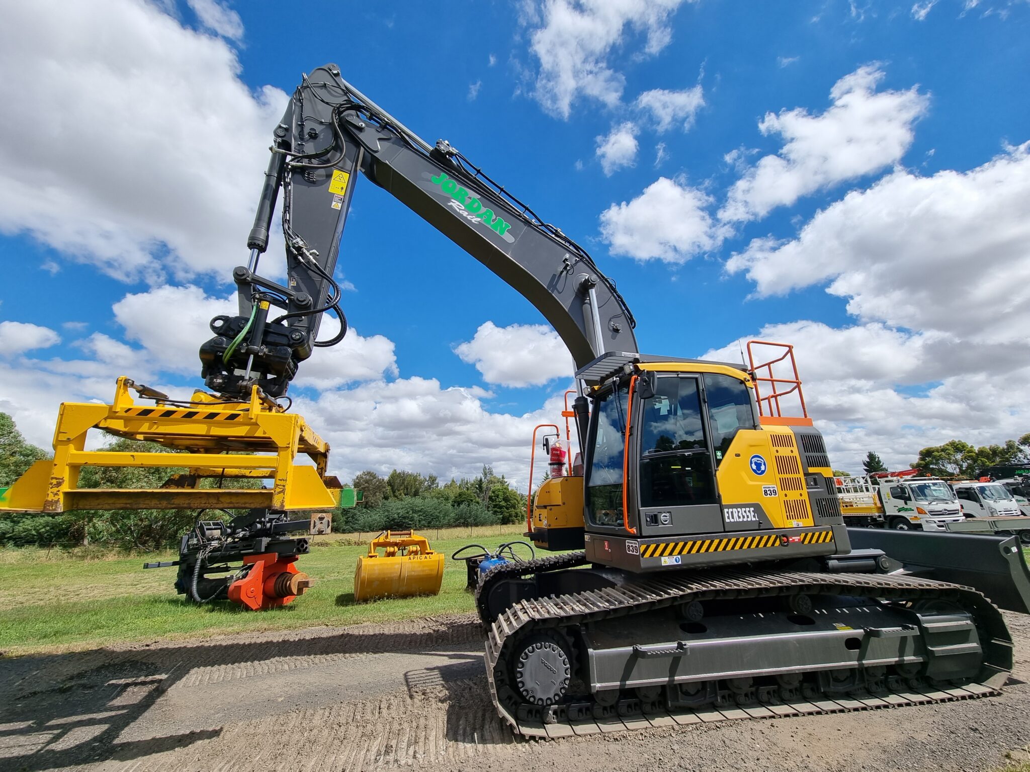 New Volvo ECR355E Zero Slew 35T Excavator - Jordan Rail
