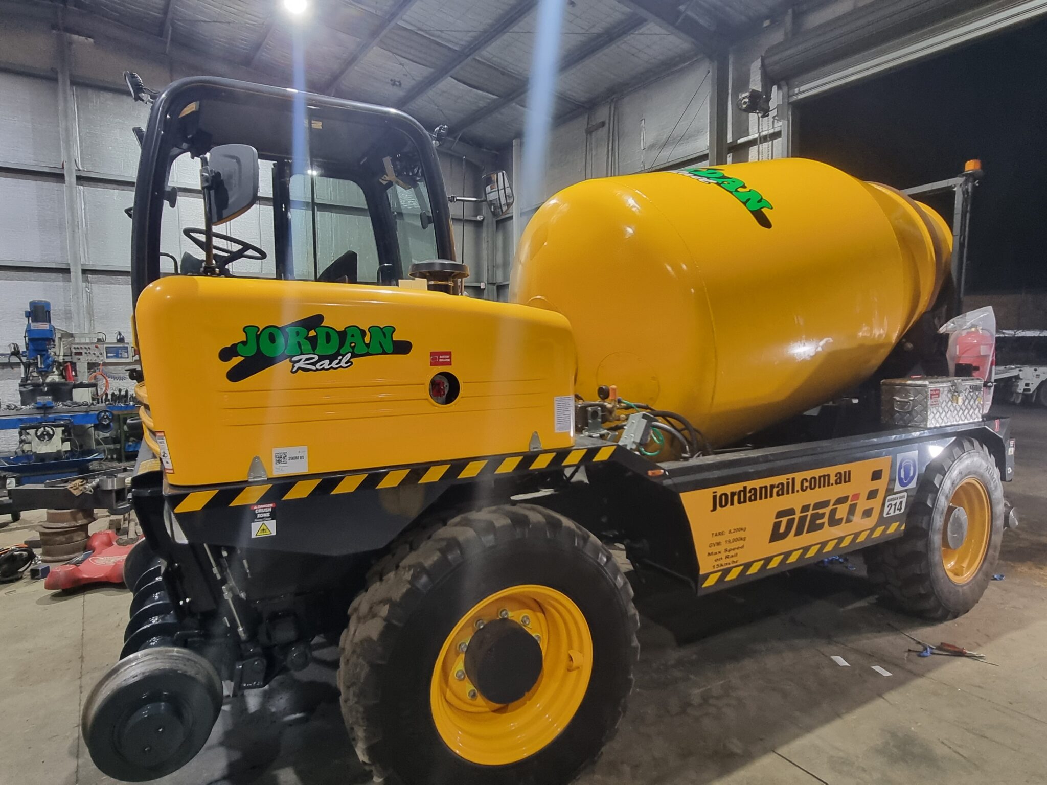 Hi-Rail Agitators / Concrete Mixers - Jordan Rail