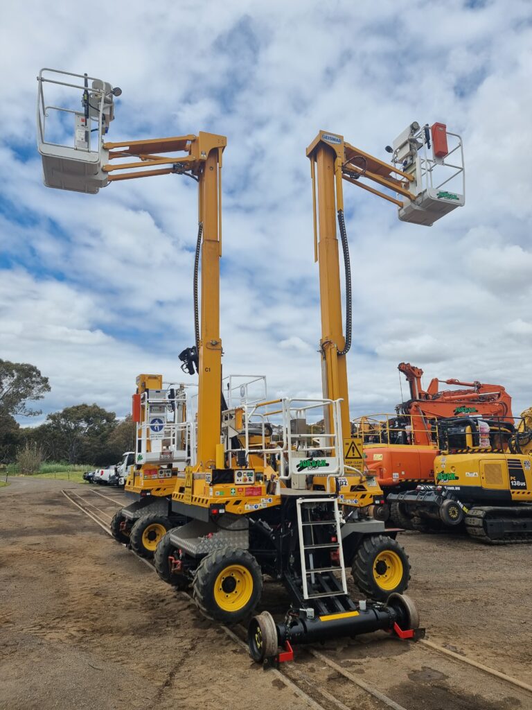 Geismar Hi-Rail OHLE EWP - Jordan Rail