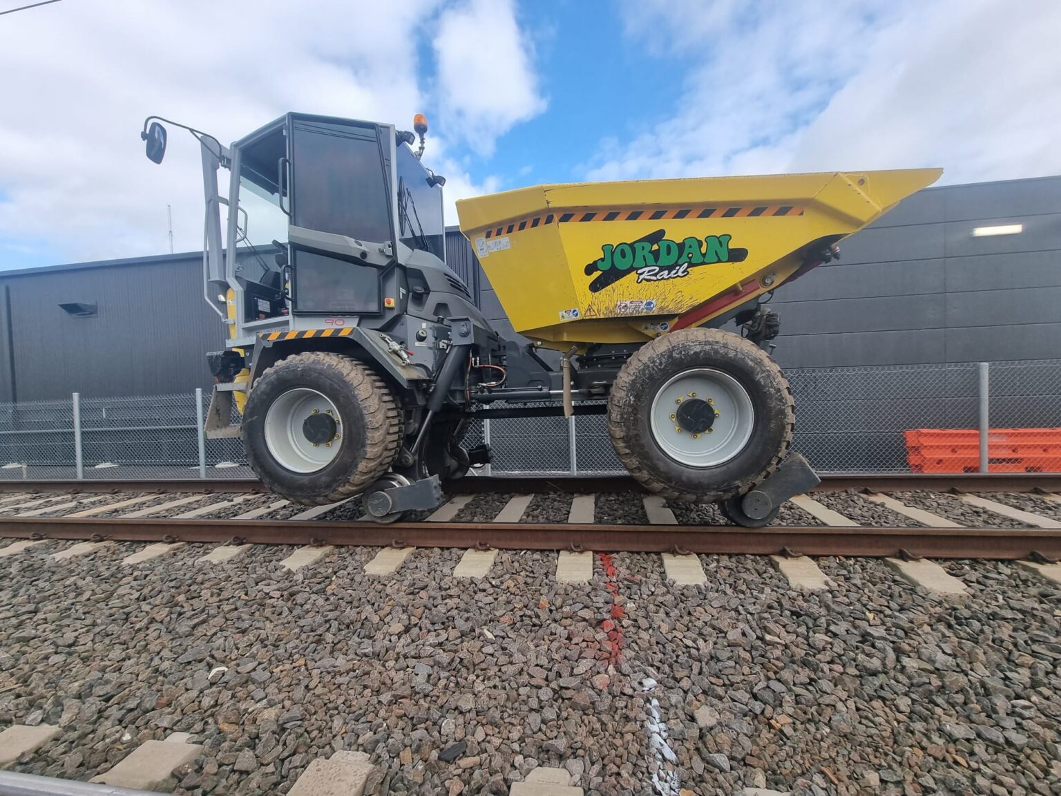 Hi-Rail Dual View Dumpers - Jordan Rail