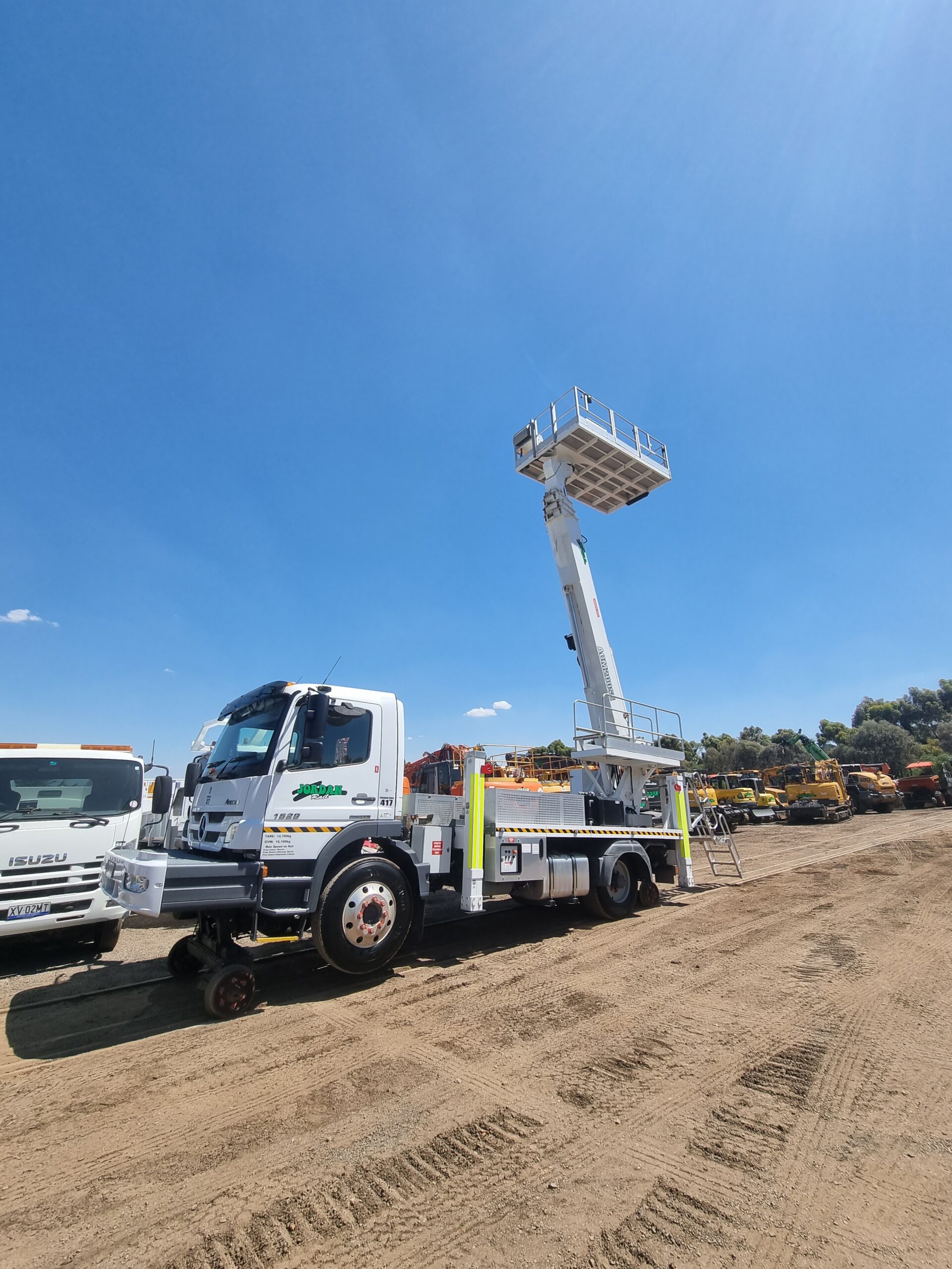 Hi-Rail 20m Boom EWP Truck - Jordan Rail
