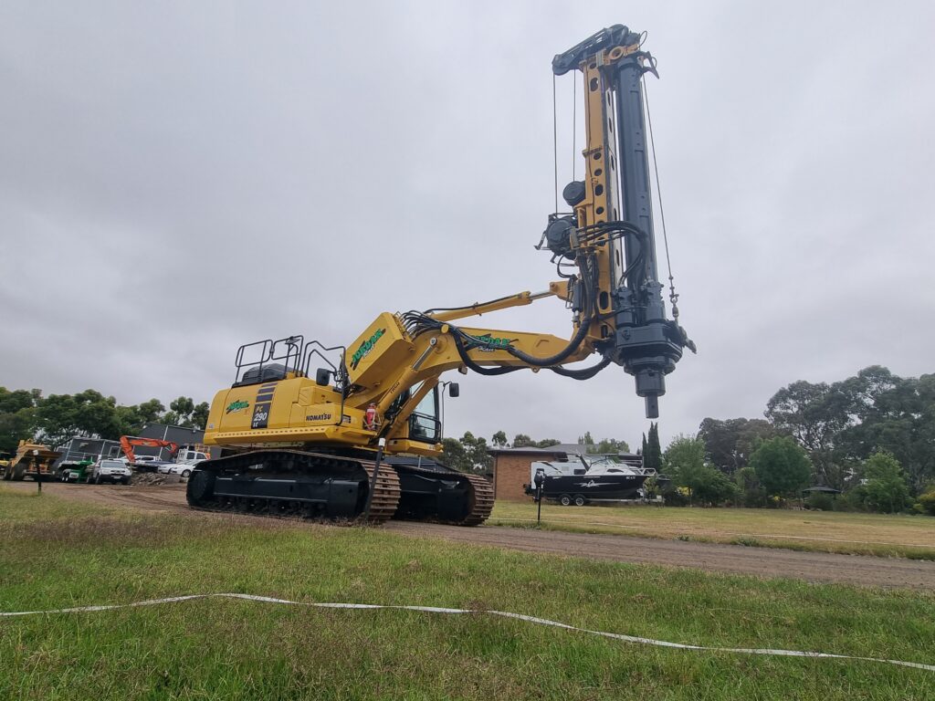 CRAWLER PILING RIG - Jordan Rail
