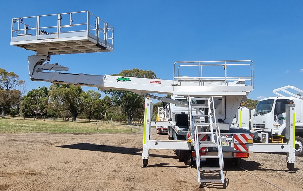 Hi-Rail 20m Boom EWP Truck - Jordan Rail