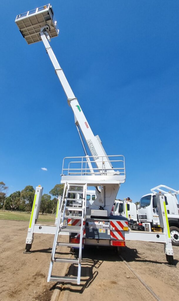 Hi-Rail 20m Boom EWP Truck - Jordan Rail